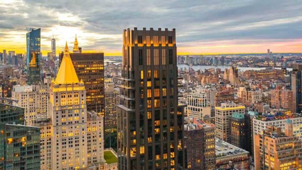 New York City Area Codes 212, 646, and 332 | 212areacode.com